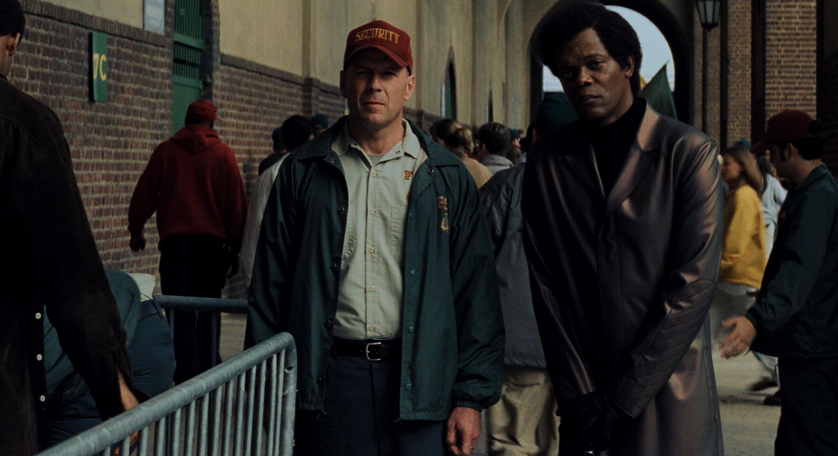 27 Little-Known Facts About The Film ‘Unbreakable’ (2000) – Creepy Catalog