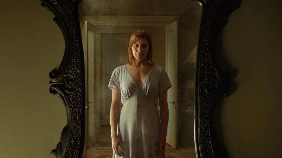 11 Horror Films That Will Make You Fear Mirrors Creepy Catalog