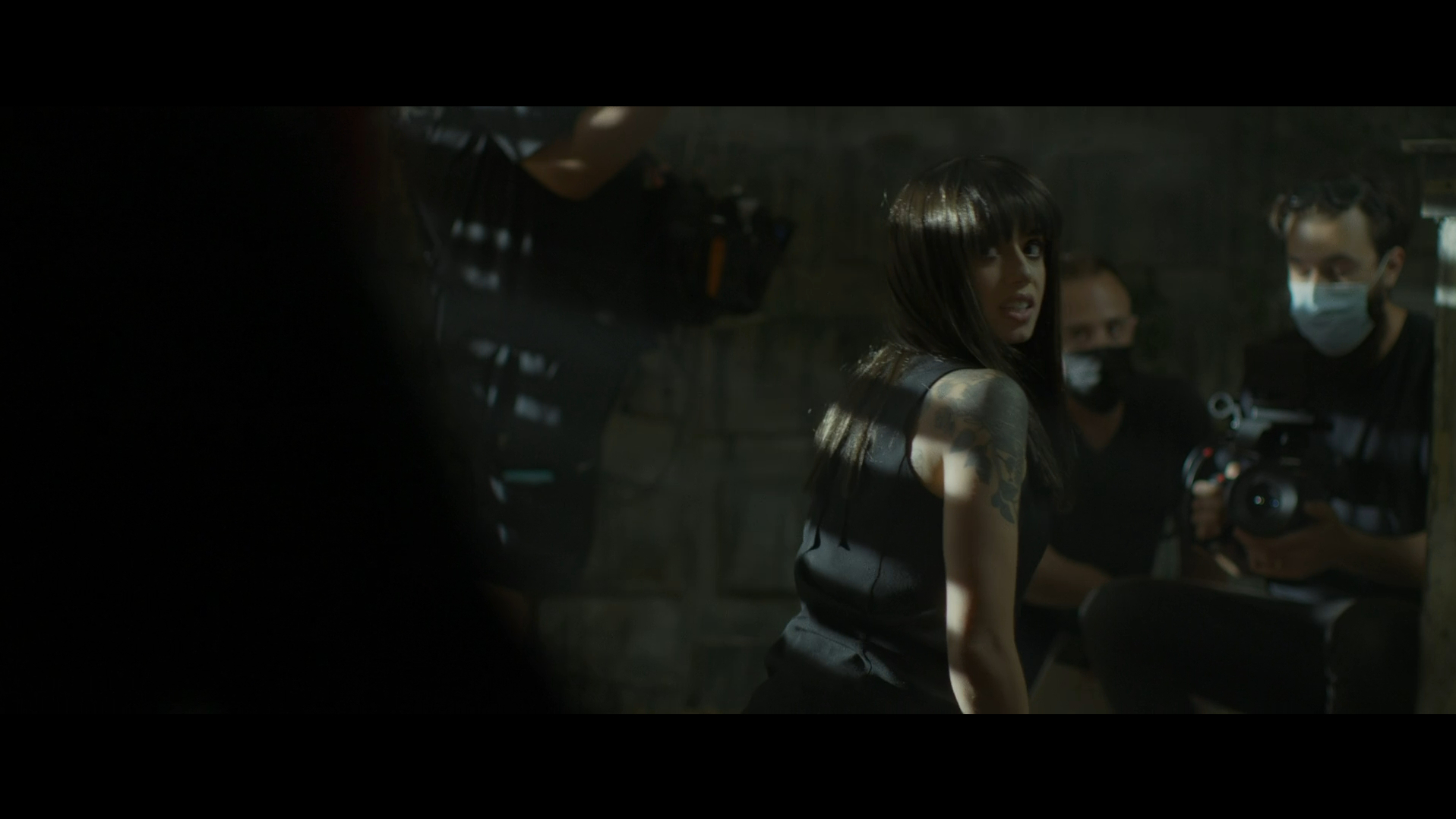 ‘Faceless After Dark’ Review: Jenna Kanell Shines in a Cleverly Twisted ...